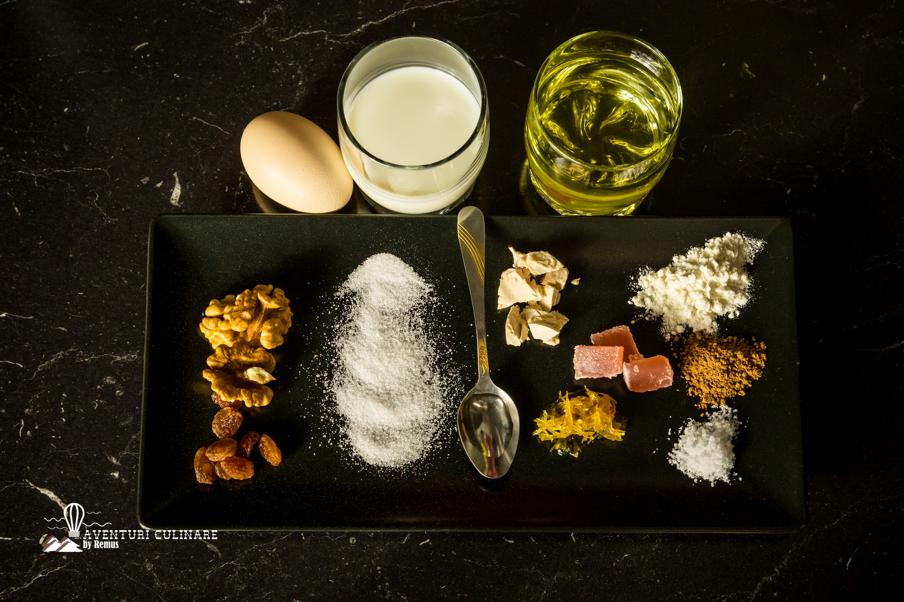 Cozonac cu nucă și rahat (inspirat de rețeta mamei) - Aventuri culinare