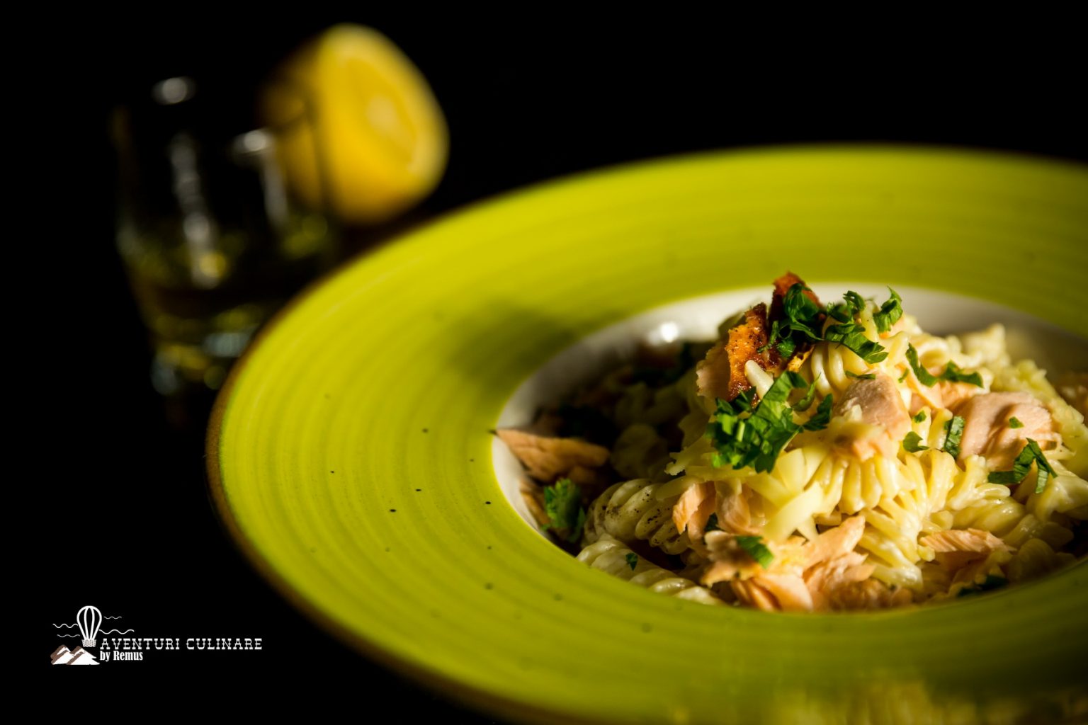 Paste cu somon – rețetă simplă - Aventuri culinare